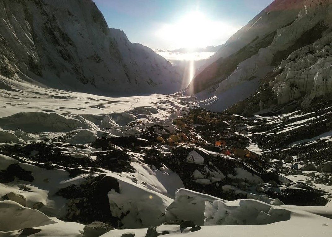 Third Everest 2021 Death as Sherpa falls in crevasse – Everest Mountain