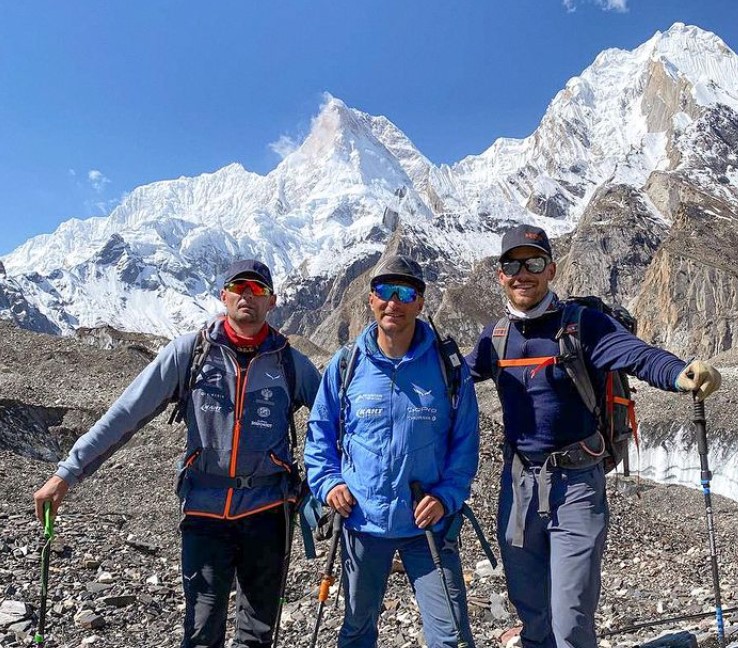 ‘Death Zone Freeride’ – Broad Peak Updates – Everest Mountain