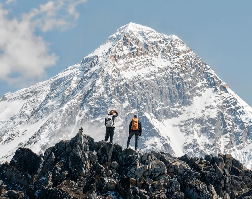 YouTuber aims for Everest summit – Everest Mountain